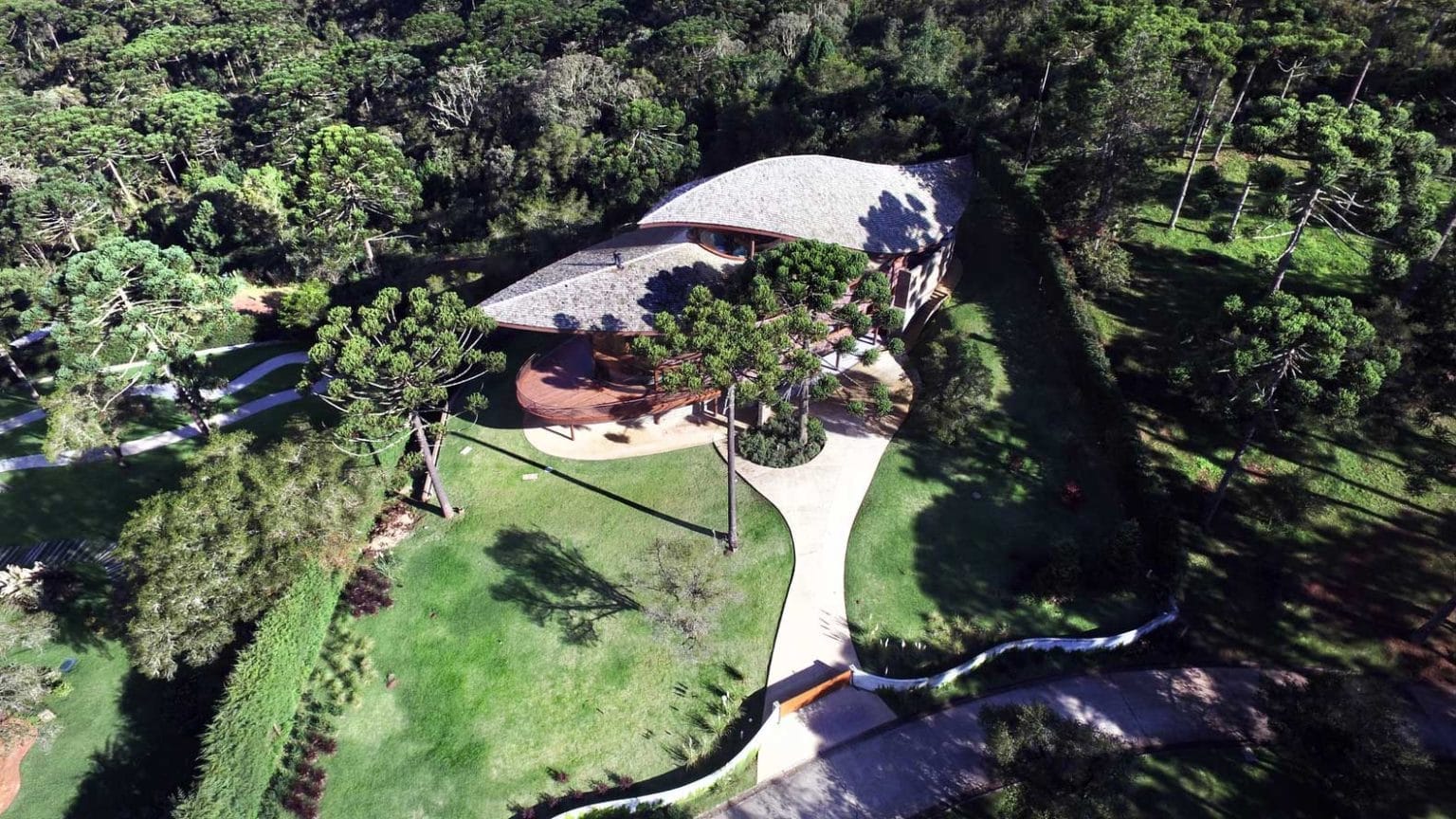 Creating a Lasting Impression with Complex Roof Design • ArtFasad