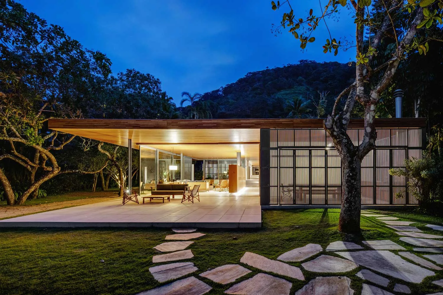 Flat Roof Single Story Modern House Design 33+ Single Storey Flat Roof