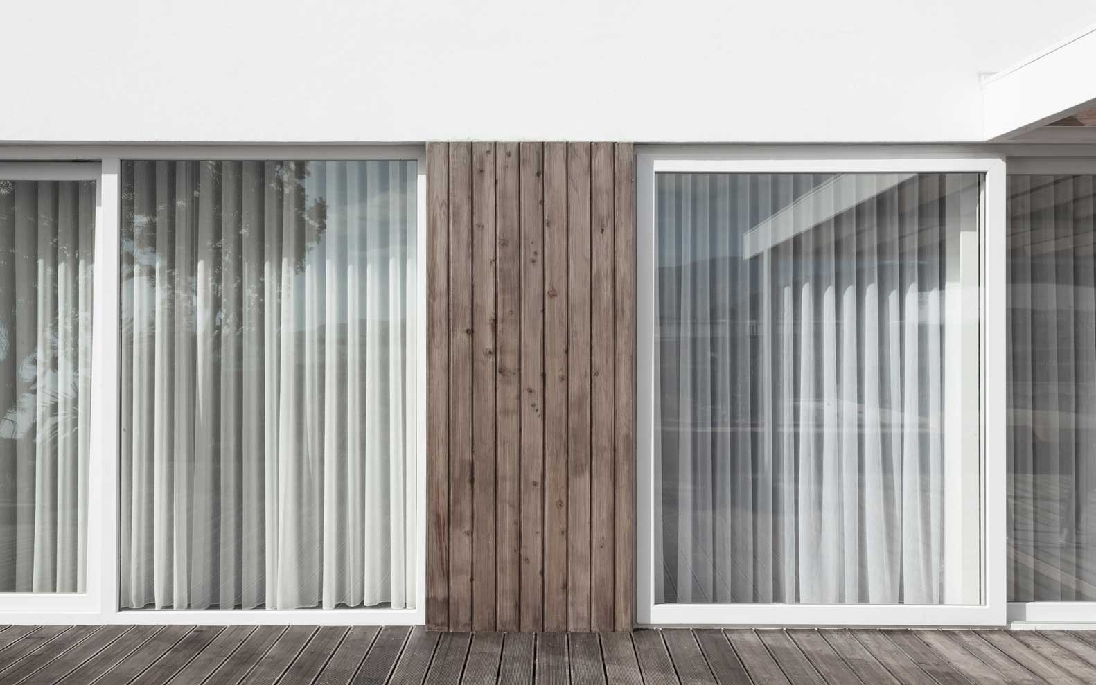 Pyramid Hip Roof House • ArtFasad