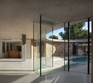 Round Houses ~ 2 Modern Circular Homes Worth Seeing