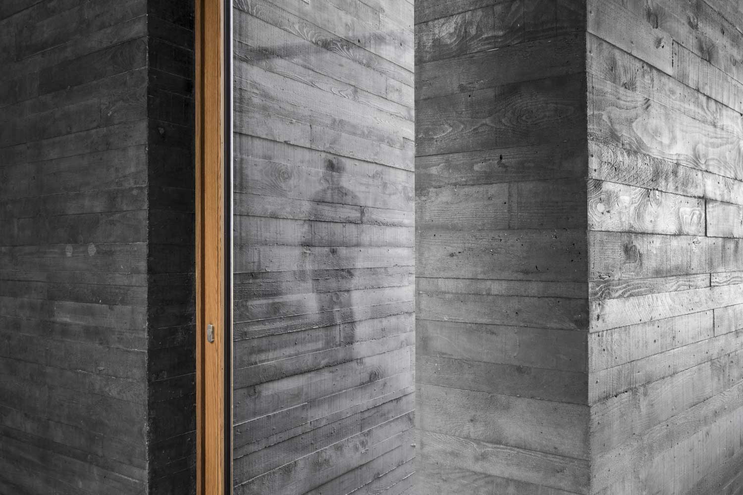 Black Concrete: Modern Solution in Architecture and Design • ArtFasad