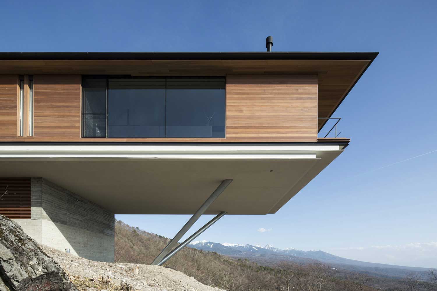 Modern Japanese Hillside Villa