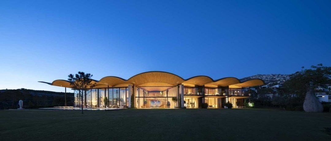 Modern Villa With Wavy Roof