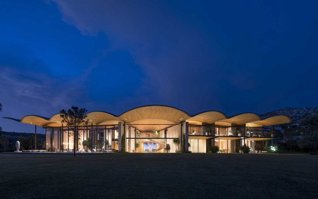Modern Villa With Wavy Roof