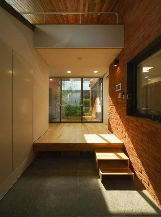 How to Make the Design of a One-Storied Brick House Stylish and Original
