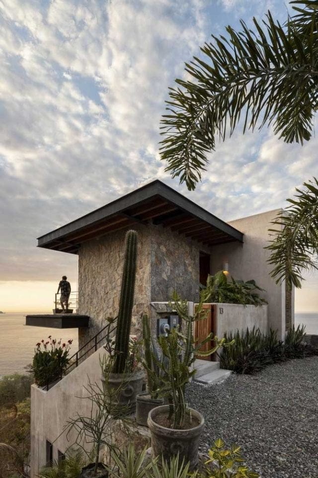 Magnificent House Design with Panoramic Terrace