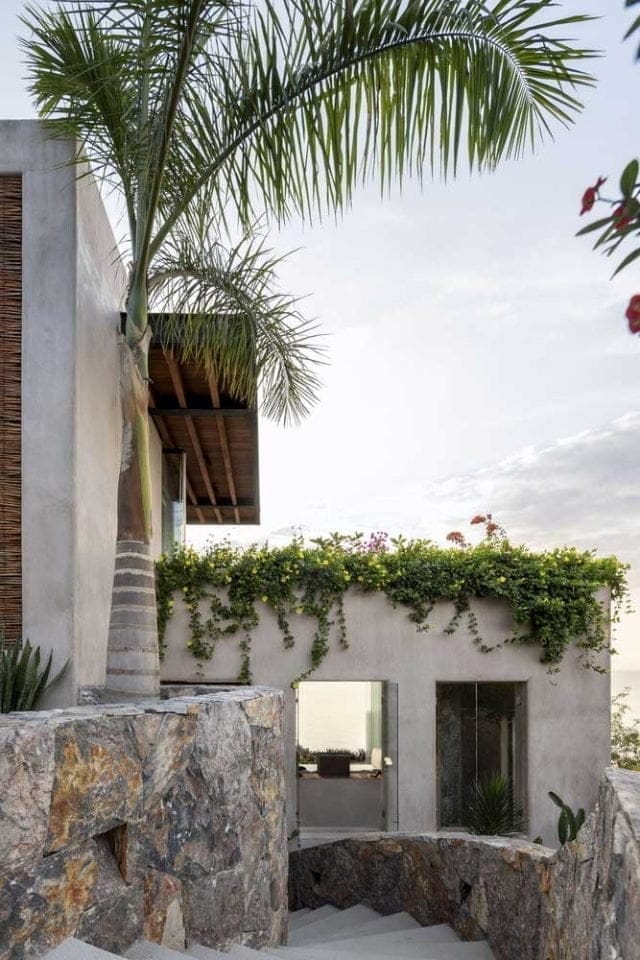 Magnificent House Design with Panoramic Terrace