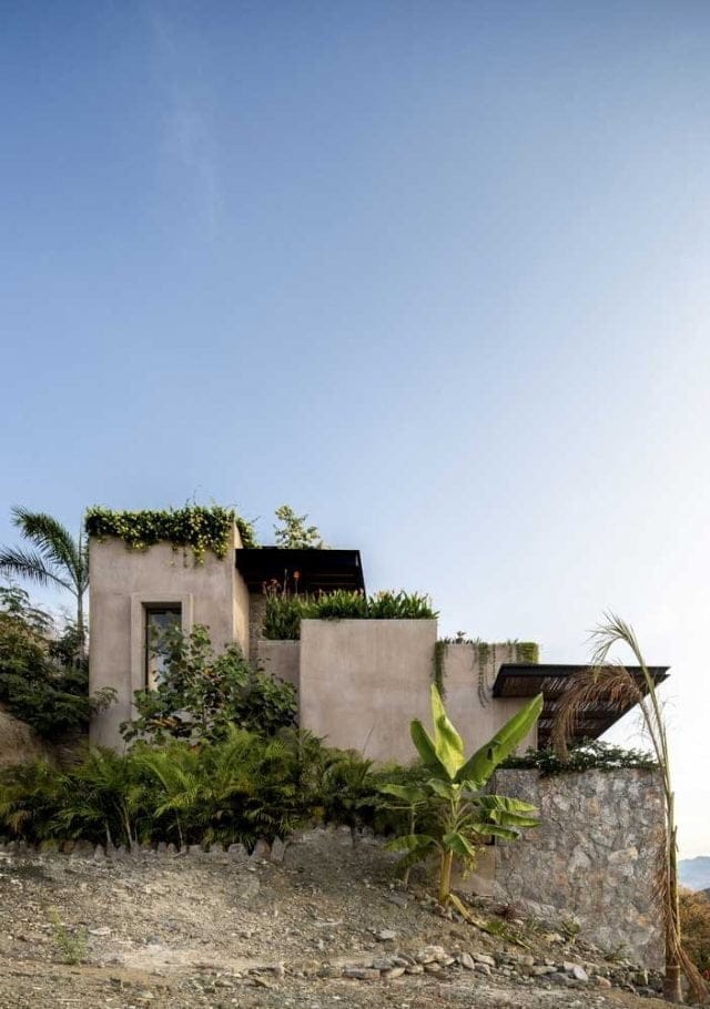 Magnificent House Design with Panoramic Terrace