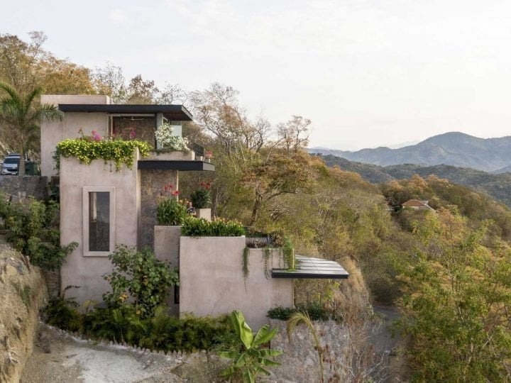 Magnificent House Design with Panoramic Terrace