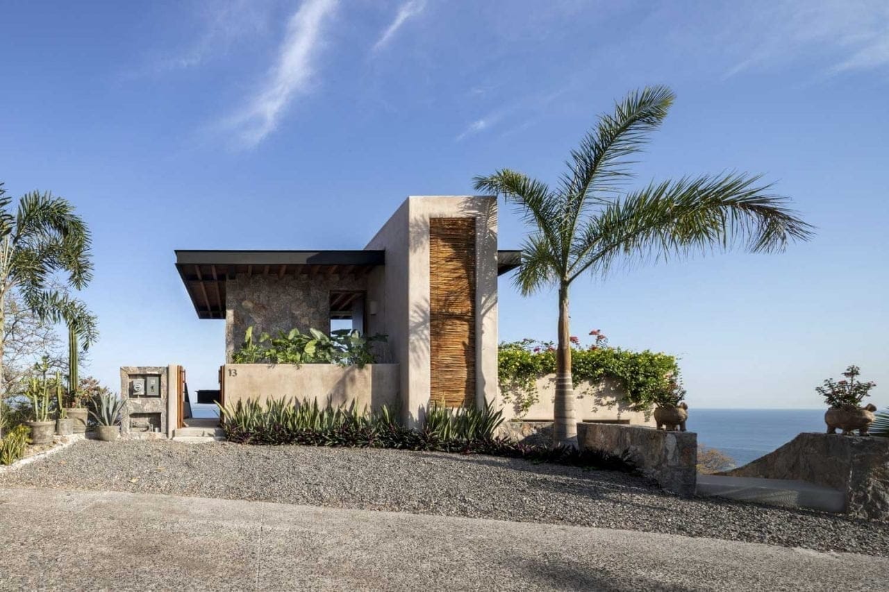 Magnificent House Design with Panoramic Terrace