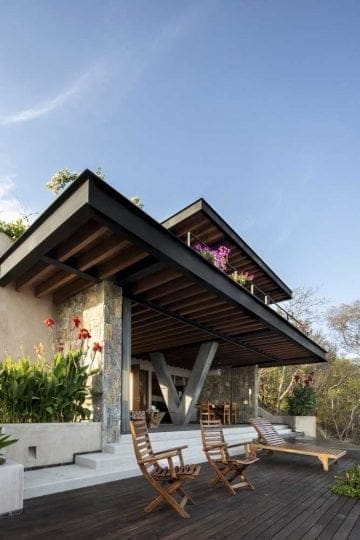 Magnificent House Design with Panoramic Terrace