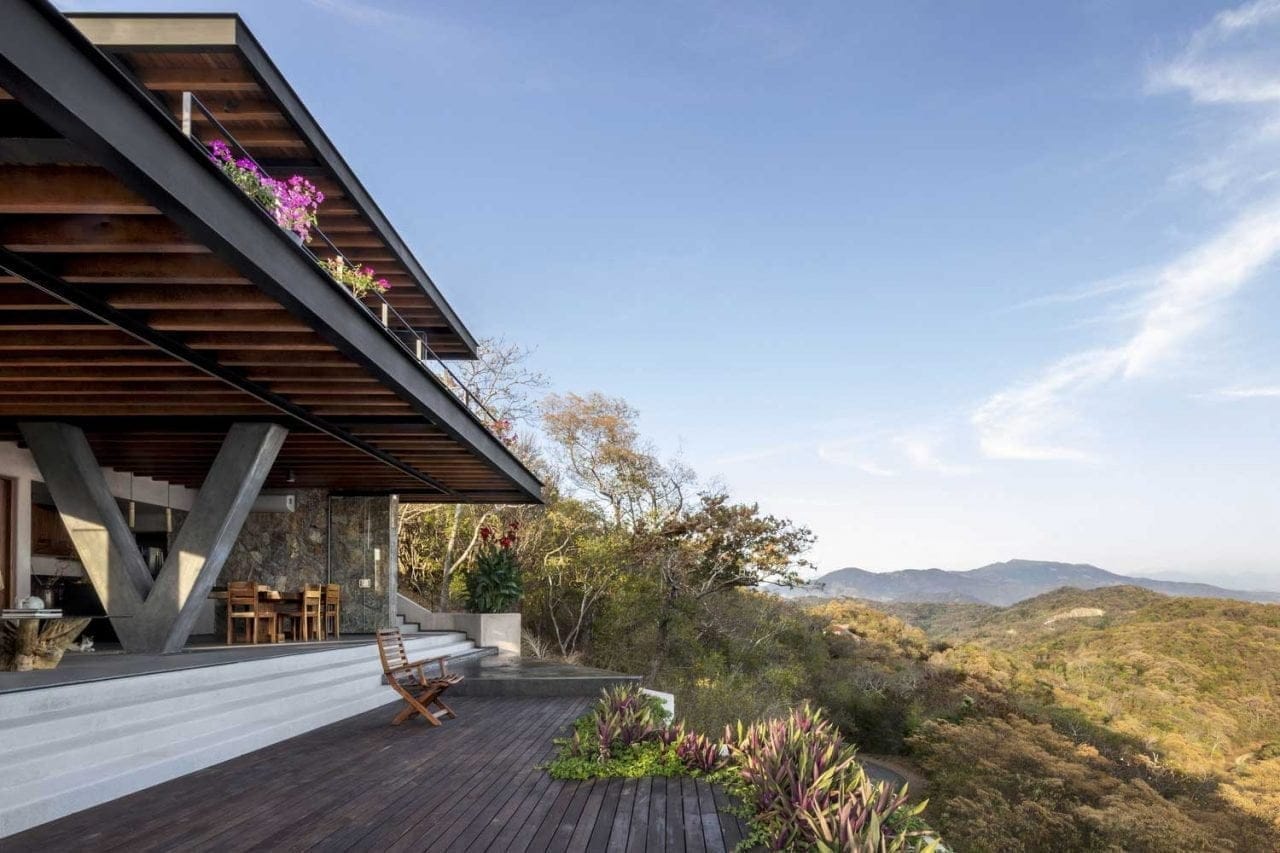 Magnificent House Design with Panoramic Terrace