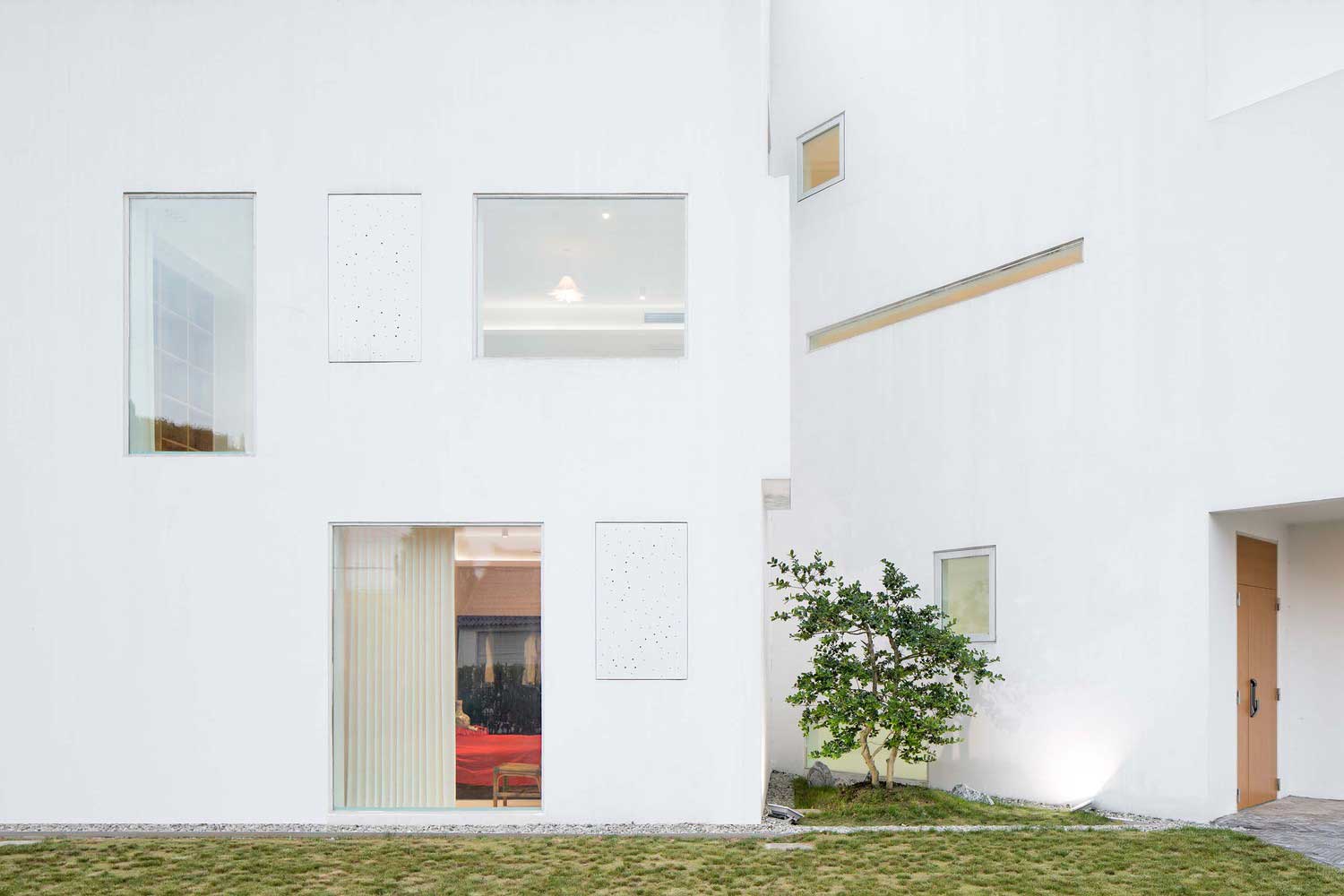 3+ Features of the Ultra-modern White Barnhouse • 333k+ Inspiring ...