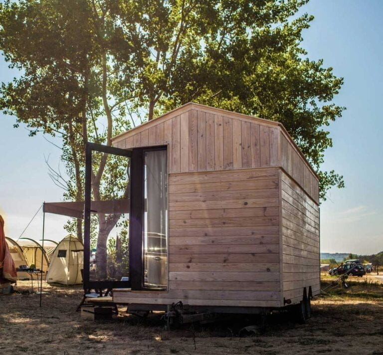 4+ Mobile Ultra Mini Cottages As An Example Of Modern Housing