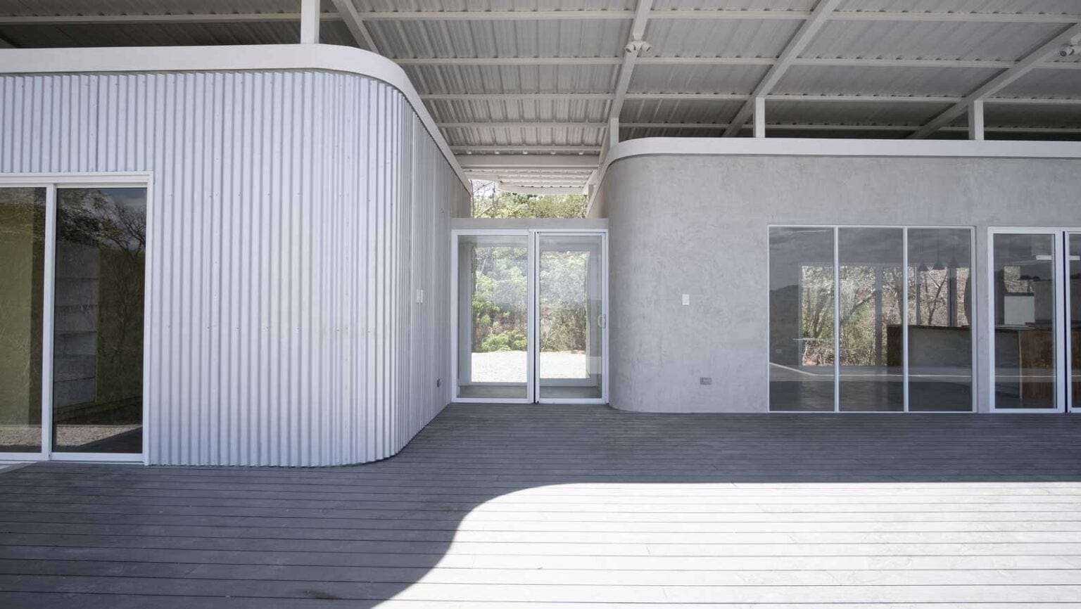 High-Tech Style Prefabricated House Without Sharp Corners