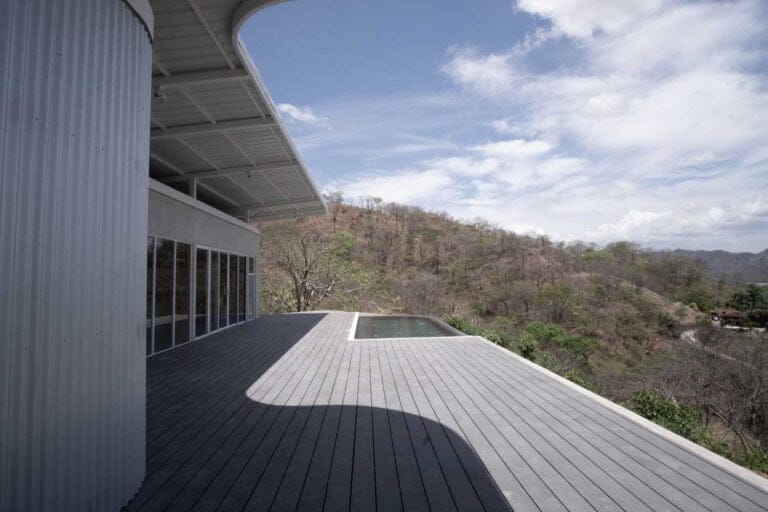 High-Tech Style Prefabricated House Without Sharp Corners