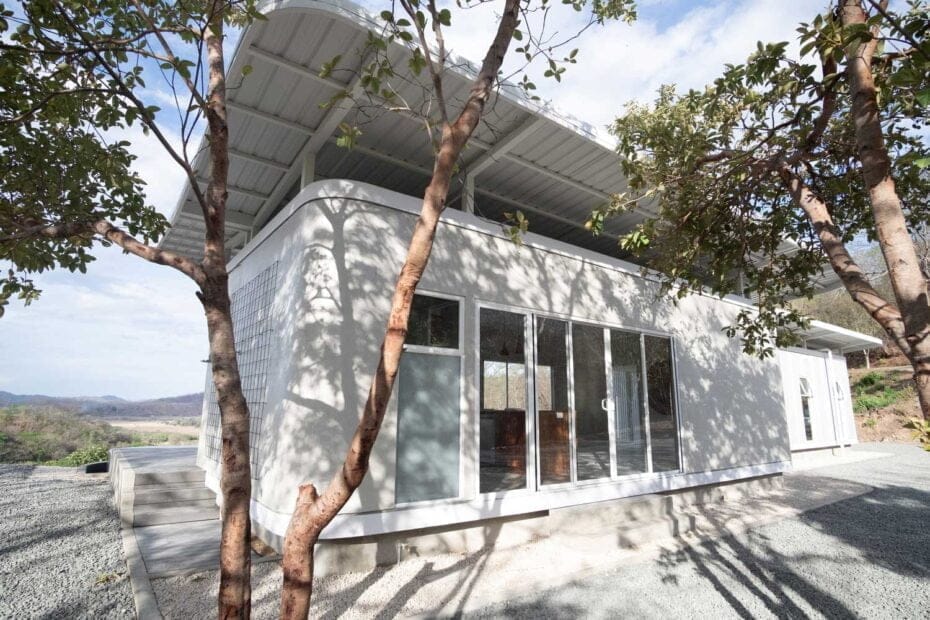 High-Tech Style Prefabricated House Without Sharp Corners