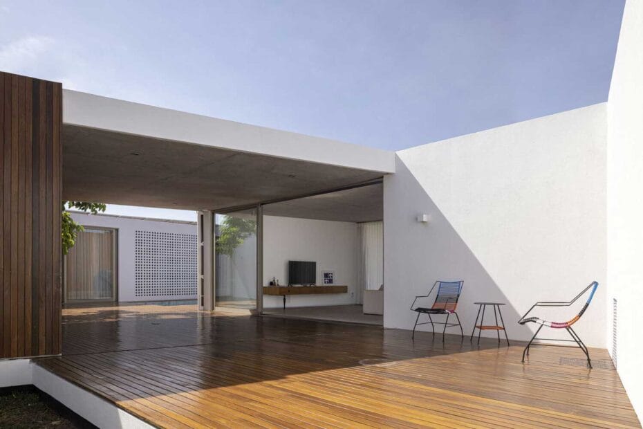 Simple Modern Flat Roof House Design