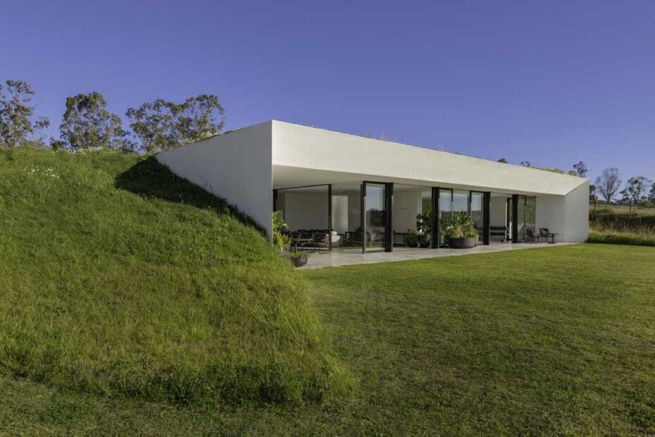 How to build a house in a hilly area?