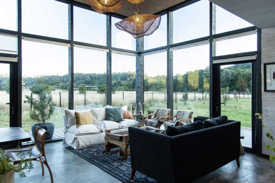 6+ Architecturally Striking Contemporary Barn House Inspirations • ArtFasad