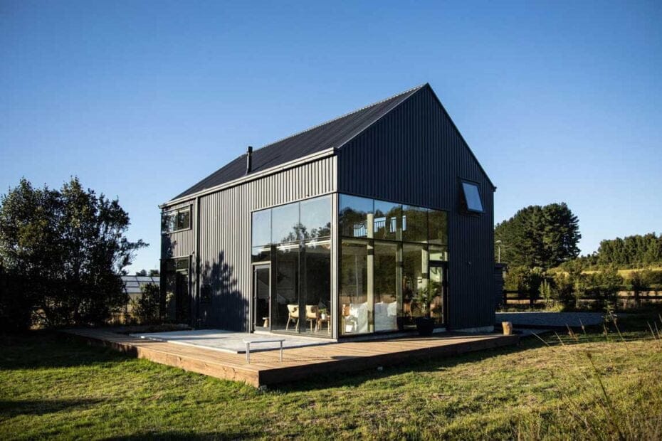6+ Architecturally Striking Contemporary Barn House Inspirations • ArtFasad