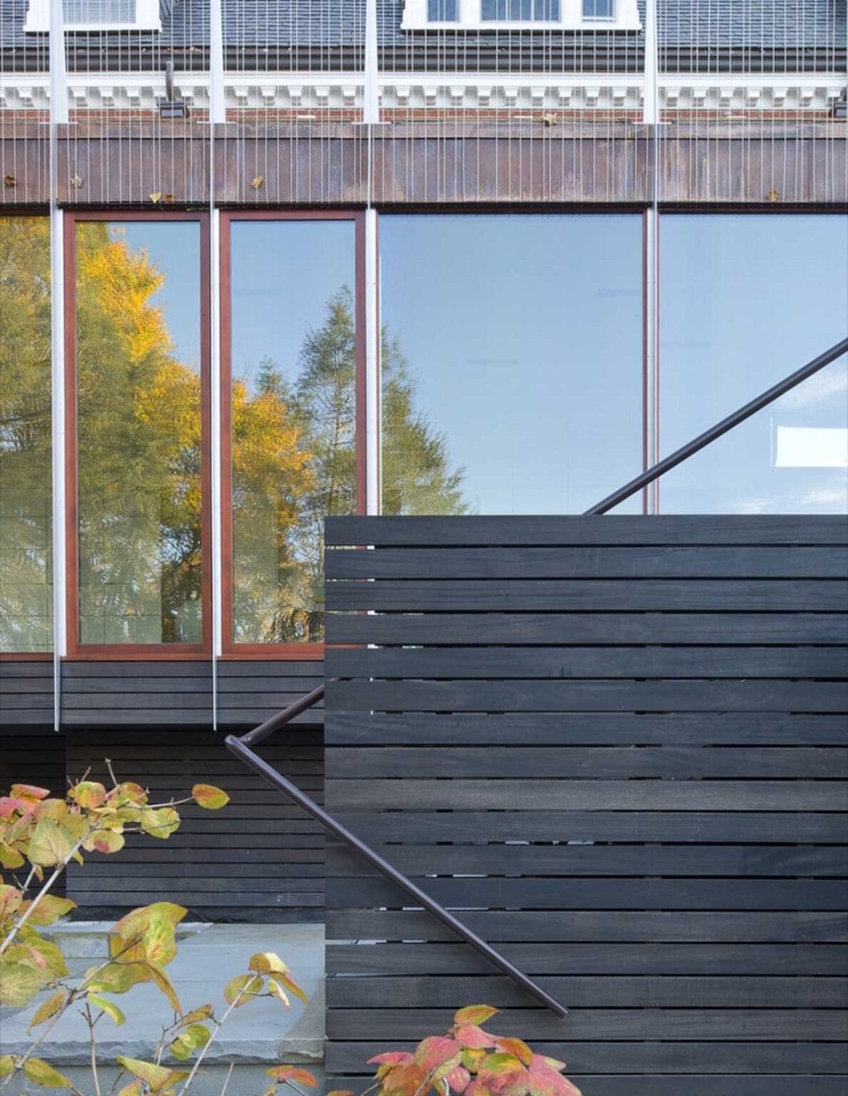 Dynamic Architectural Windows Shaping Contemporary Homes