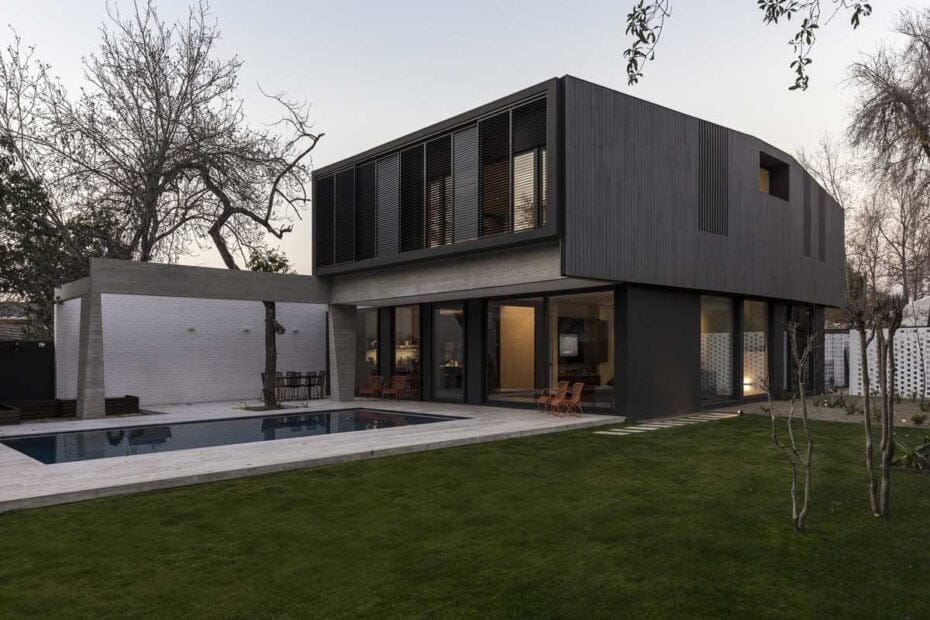 The Art of Material Selection in the La Perouse House • ArtFasad